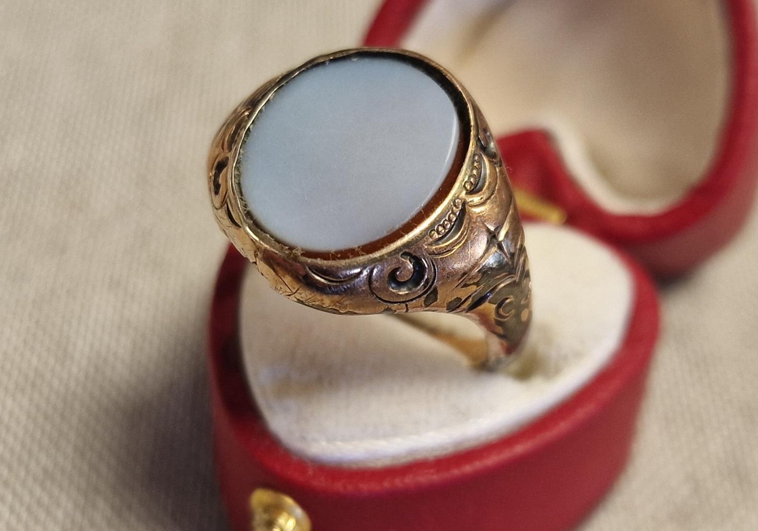 9ct Gold Ring (missing central stone) - Q+0.5 & 4.05g