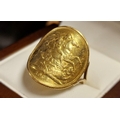 22ct Gold Full Sovereign Ring and a 9ct Gold Band, 9.1g and size O