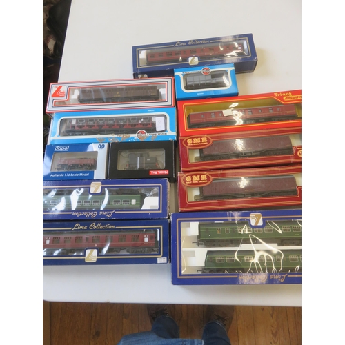 Eleven Lima/airfix Locomotives and Carriages