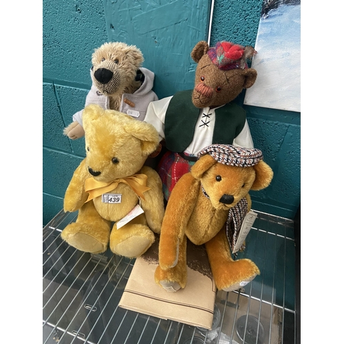 4 Collectible bears