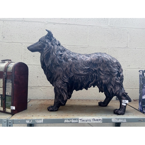 Large resin collie