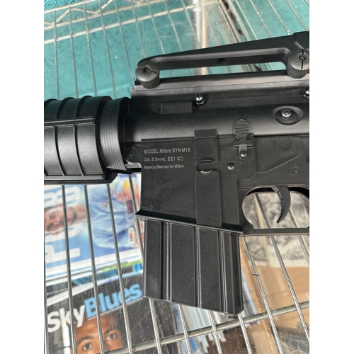 Break barrel M16 air rifle