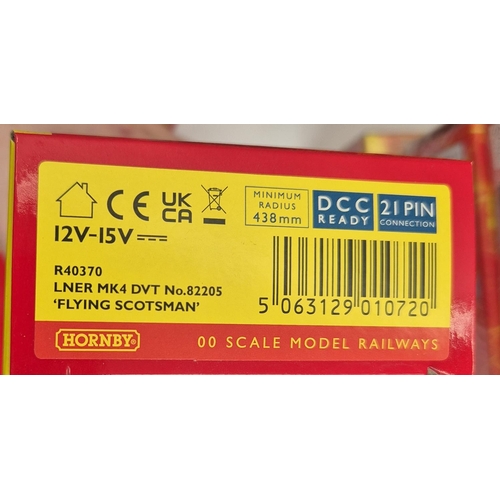 Hornby LNER Flying Scotsman rolling stock model (R40370)