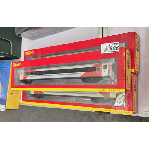 3 Hornby LNER Mk4 FO rolling stock models (R40148, R40150, R40149)