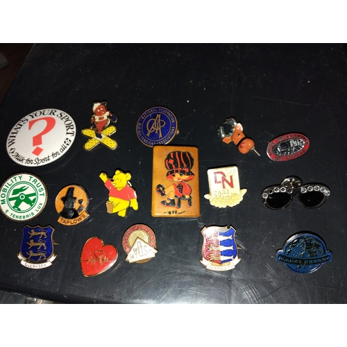 NICE SELECTION OF COLLECTIBLE BADGES