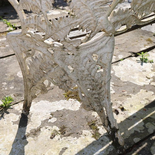 A pair of 19th century Coalbrookdale cast-iron fern design garden ...