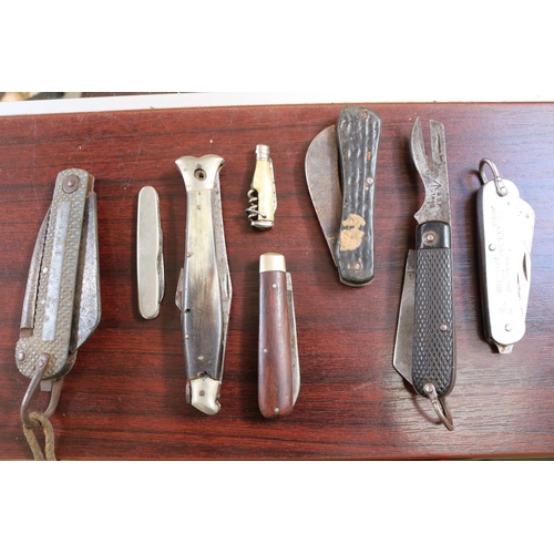 Military Jack knife dated 1941, 1943 and 1953 plus other lock/pen ...