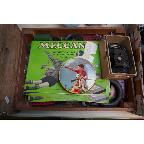 195A - Tray of Vintage Meccano with Instruction pamphlets