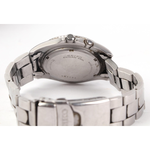 A vintage Seiko Kinetic 50m water resistant gentleman's wristwatch, the ...