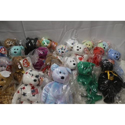 Large Collection of 35x TY Bears, Beanie Babies.