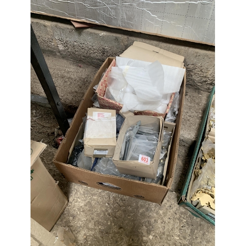 box mixed draw fixings / knobs