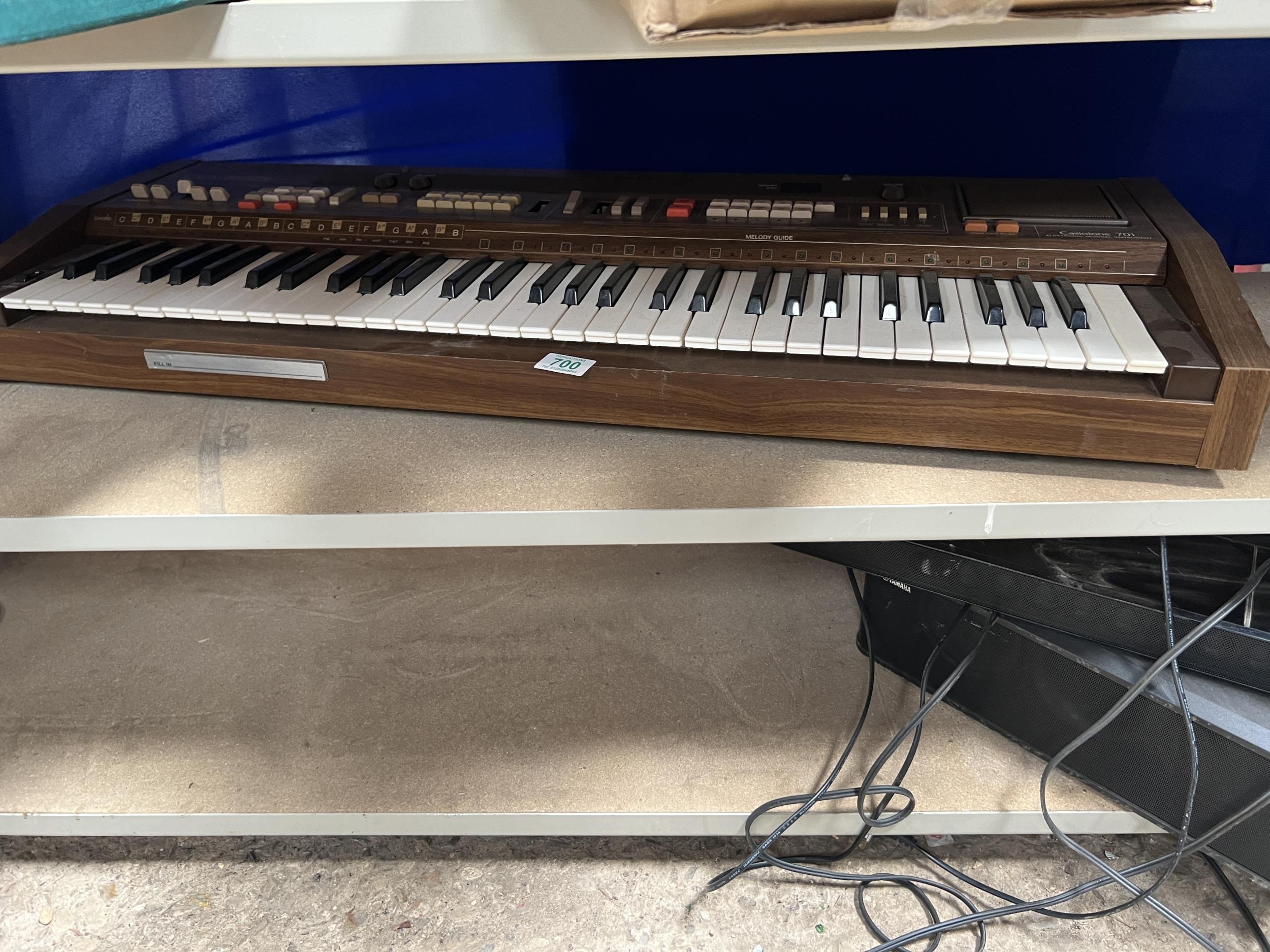 vintage CASIO keyboard casiotone 701
