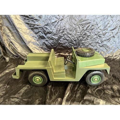 Action man Land Rover plus spare wheel