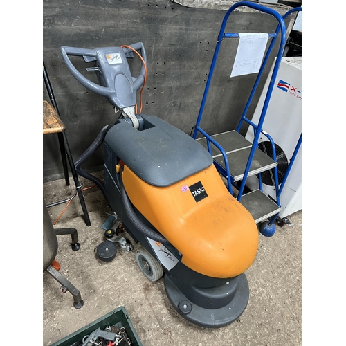 Swingo 450B Taski floor scrubber SAS