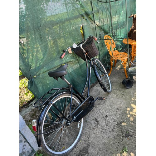 Ladies step bike with basket