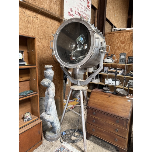 large spot light revolves including cover, professionally rewired