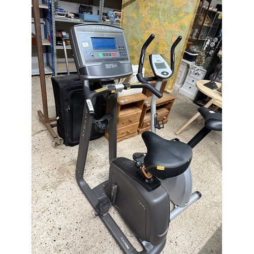 Matrix exercise machine