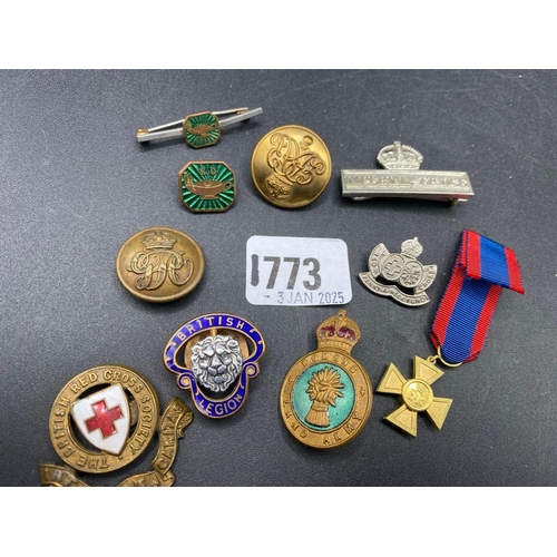 Sundry Military Badges