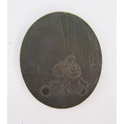 Bronze medal signed by Henri Dropsy (1885-1969), mother holding her ...
