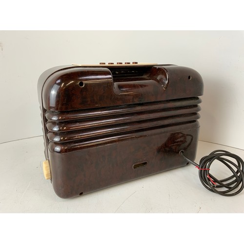 Bush Bakelite Radio DAC10