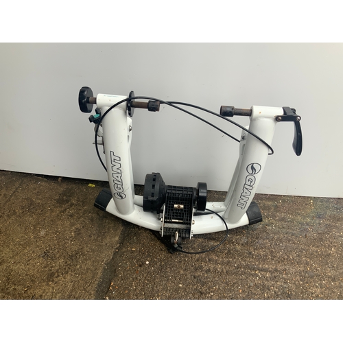 Giant Turbo Trainer