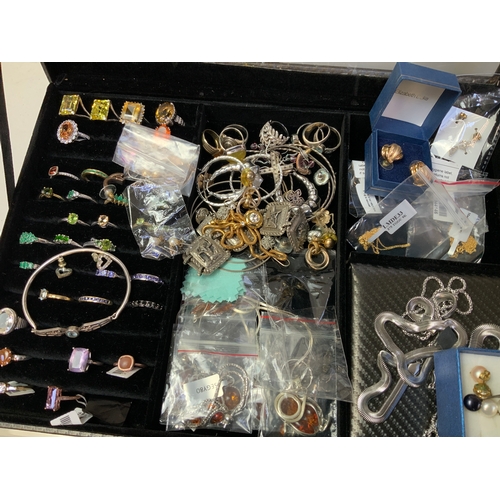 Large Quantity of Modern Jewellery - Mainly Silver