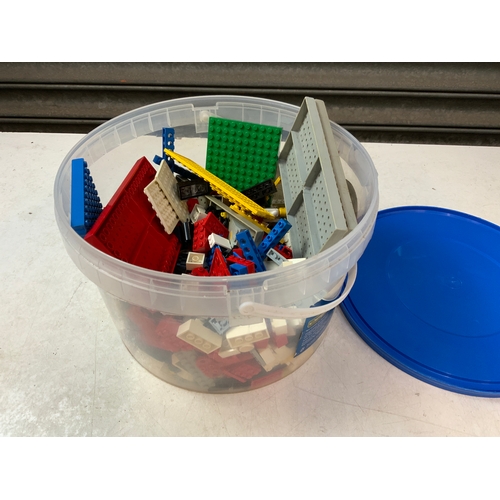 Tub of Assorted Lego