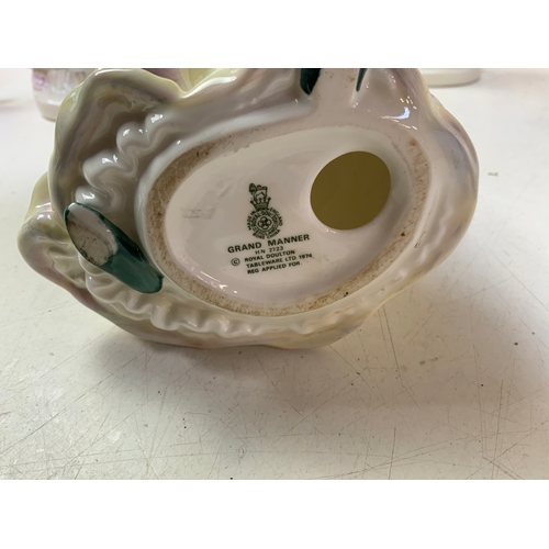 Royal Doulton Figurine Grand Manner etc