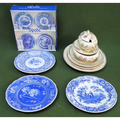 Boxset of four Spode blue and white plates, plus small parcel of Art ...