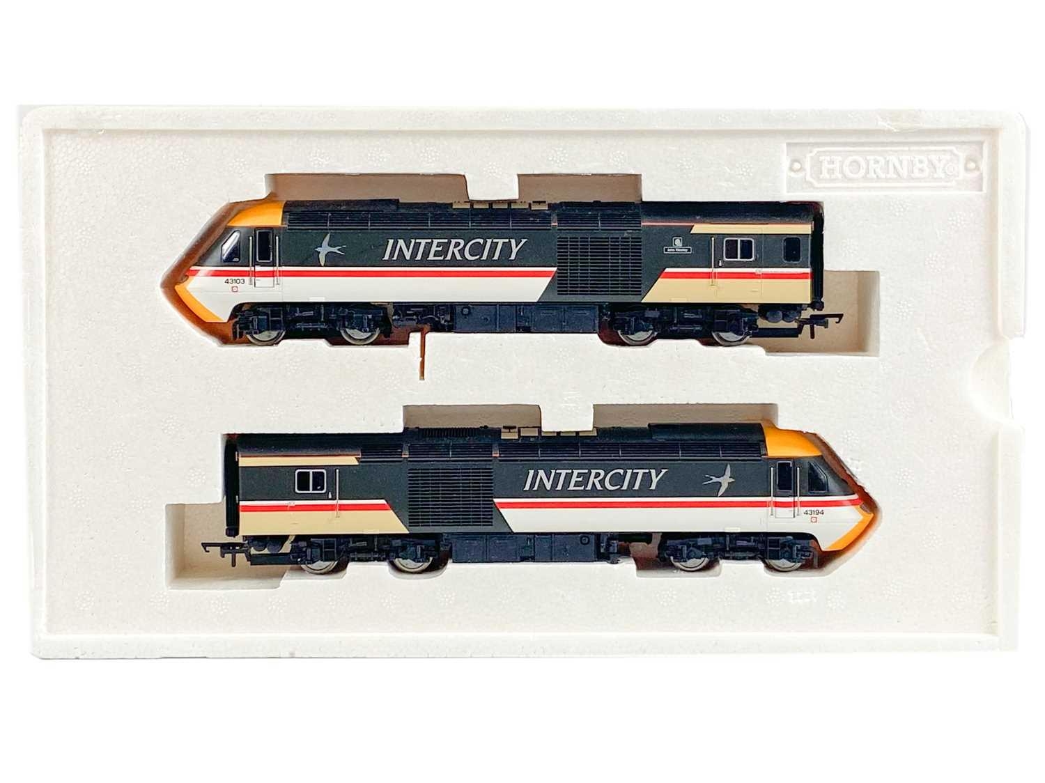 "OO" Hornby Intercity 125" "Swallow" livery HST Executive Pack ...