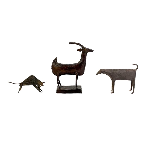 A John Mainwaring carved wood sculpture 'Starling'. Height 7.5cm ...