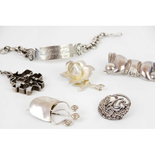A collection of 925 silver jewellery. To include an Italian hollow ...
