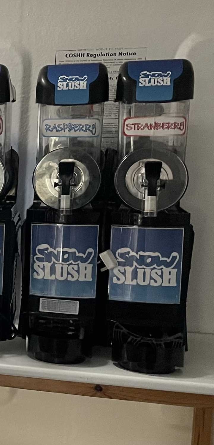 ± Outside Snow Slush Machine A commercial double Snow Slush iced drinks ...