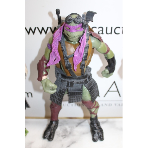3 x Teenage Mutant Ninja Turtles Figurines