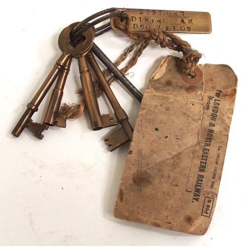 622 - Great Northern Rly key fob & keys