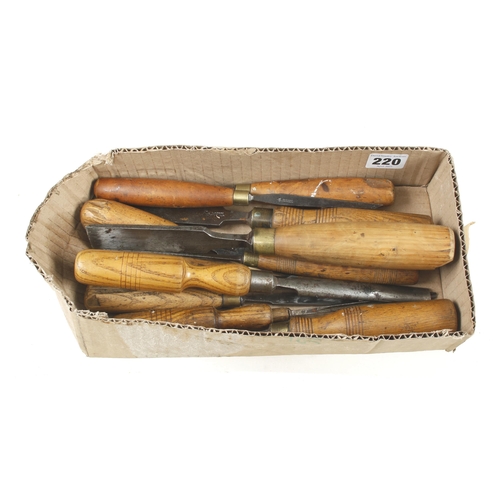 11 chisels and gouges G