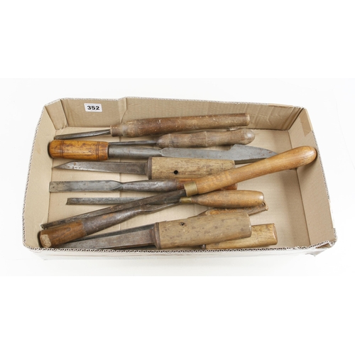 11 chisels and gouges G
