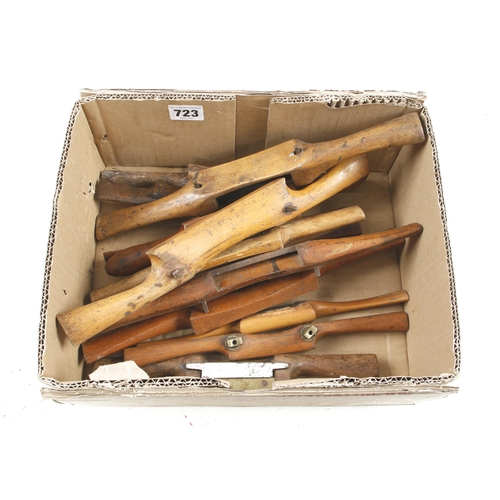 13 wood spokeshaves G