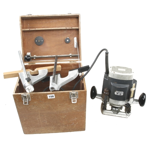 An ELU router 240v Pat tested