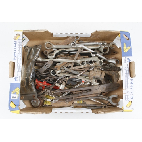 Quantity of wrenches, spanners etc G