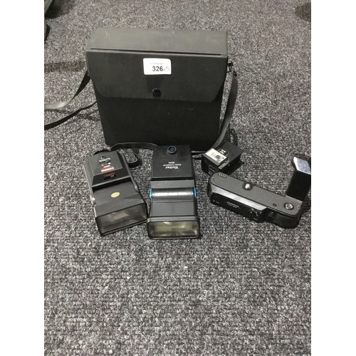 Photographic Flash Guns To Include Cobra, Vivitar, Olympus and a Chinon ...