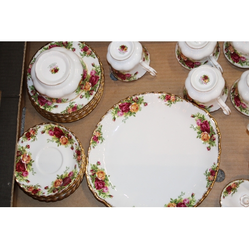 A collection of Royal Albert 'Old Country Roses' pattern tea ware to ...