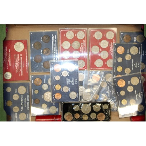 A collection of UK coinage Specimen and commemorative sets to include G ...