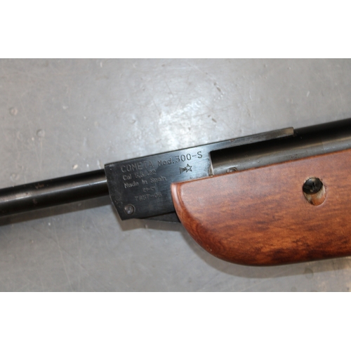 Cometa mod. 300-S .22 calibre air rifle with scope, in gunslip, 102cm long.