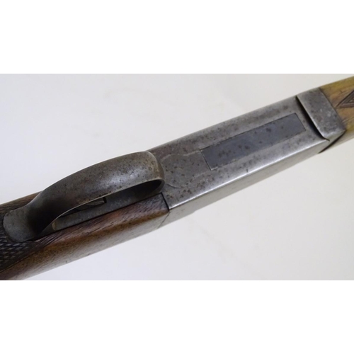 Shotgun: a Vickers 'Vanguard' 12 bore toplever semi-hammerless shotgun ...