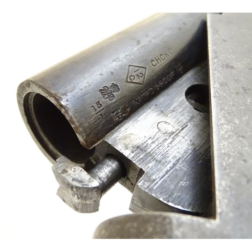 Shotgun: a Vickers 'Vanguard' 12 bore toplever semi-hammerless shotgun ...