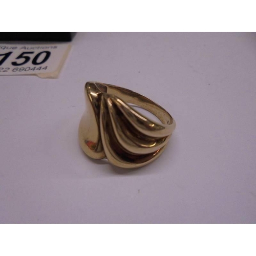 A 9ct gold ring size R, 4.5 grams.