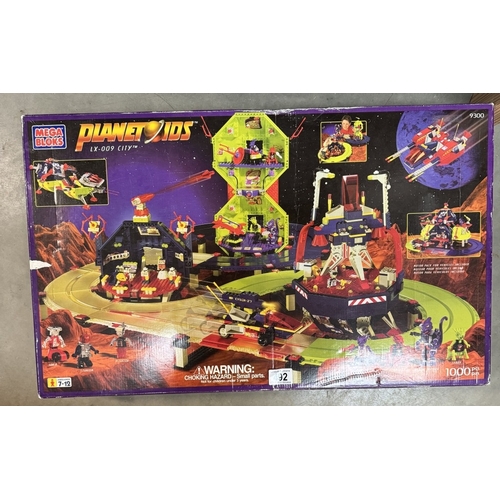 A Mega Bloks Planetoids LX-009 City set