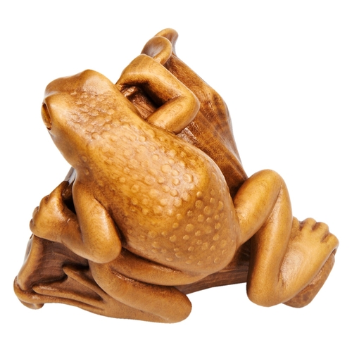 SUSAN WRAIGHT (BRITISH, B.1955)FROG ON A LOTUS POD, 1997European boxwood, with inlaid amber eyes ove
