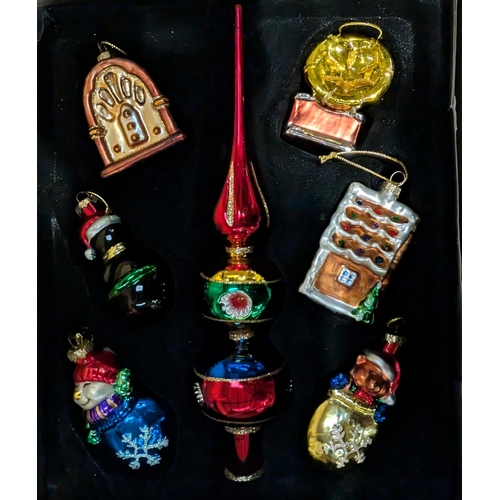 Thomas museum series chest of classic Christmas decorations in the ...